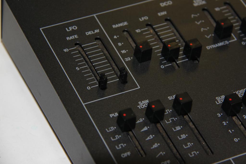 MATRIXSYNTH: ROLAND PG-300 SYNTHESIZER PROGRAMMER