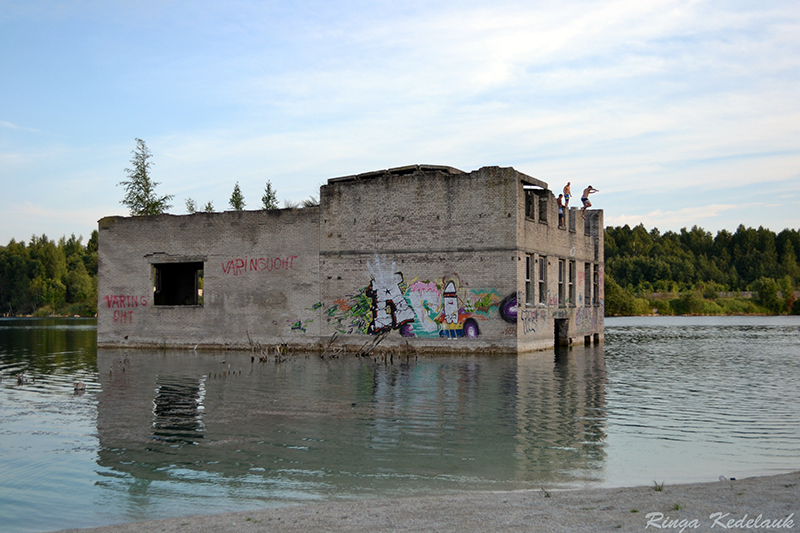 Vaikuse taga: Helesinine laguun