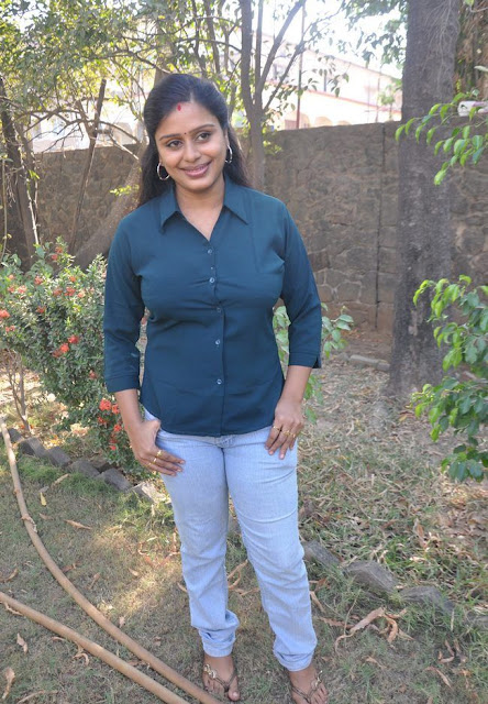 INDIAN ACTRESS: Latha Rao Tamil Sun TV serial actress big hanging boobs ...