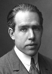 Circle Blog: Biografi Niels Bohr, Penemu Model Atom Bohr