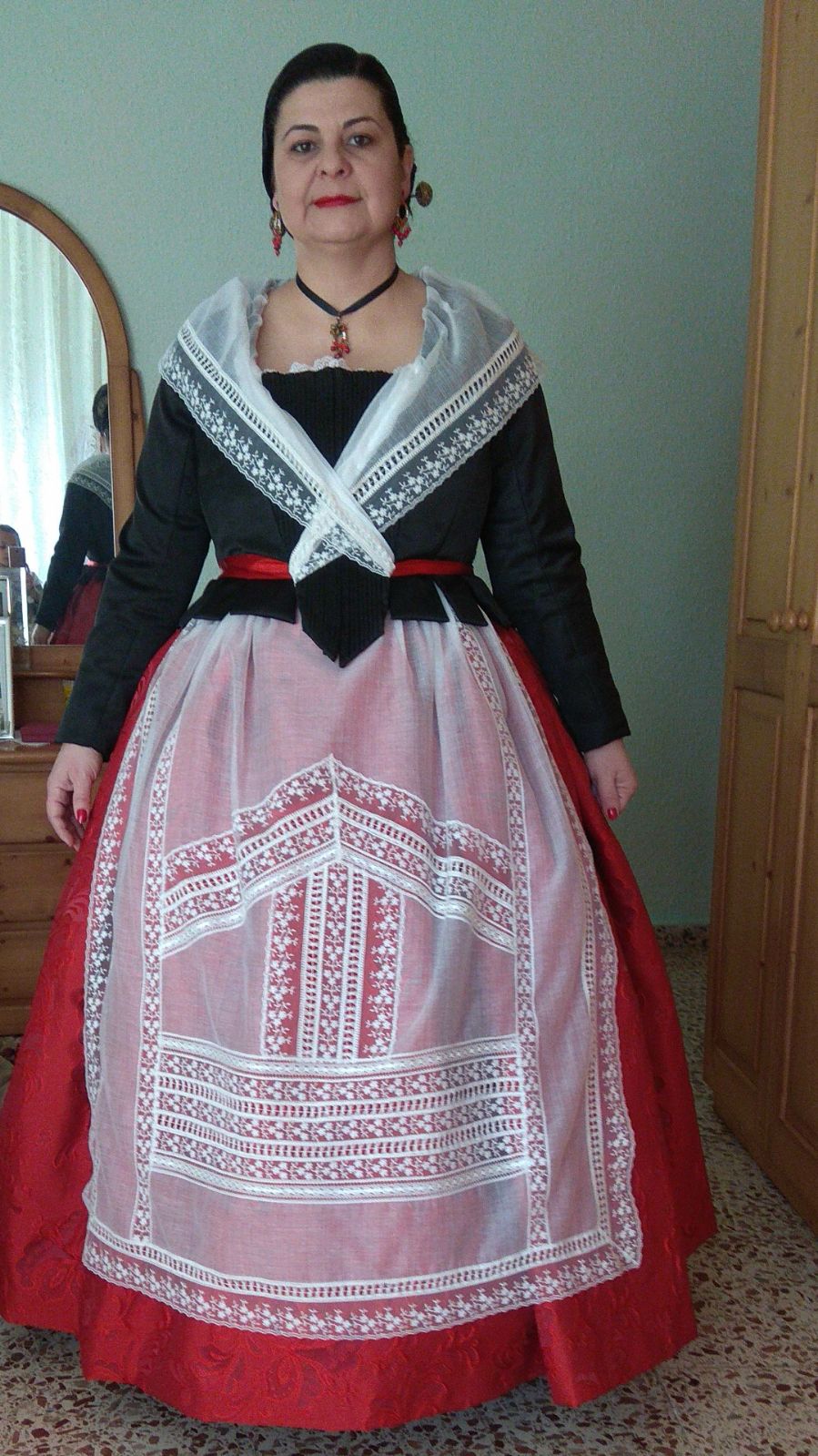 ENTRE TELAS: MERCHE(alumna de la academia)NOS ENSEÑA EL TRAJE QUE HA ...