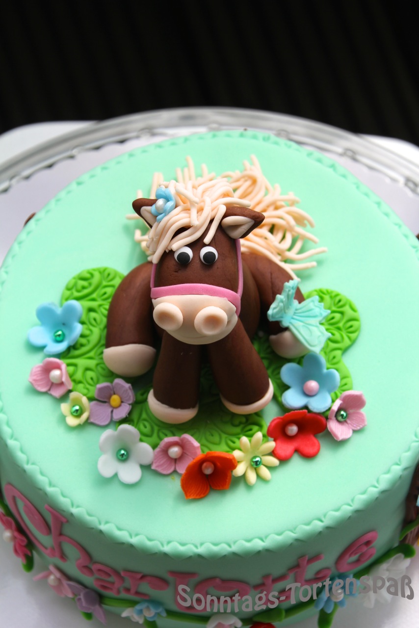 Pin von Yvonne H. auf Pferdetorte | Pferde kuchen, Pferd torte, Mädchen ...