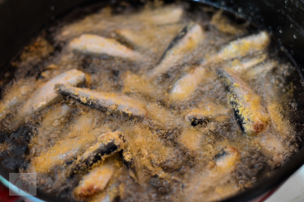 Sprot prajit (Hamsii prajite) - CAIETUL CU RETETE