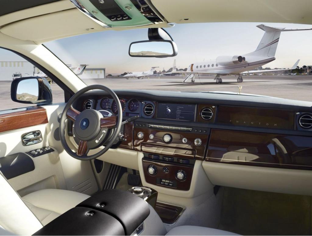 Agamemnon: Rolls-Royce Phantom Series II LWB