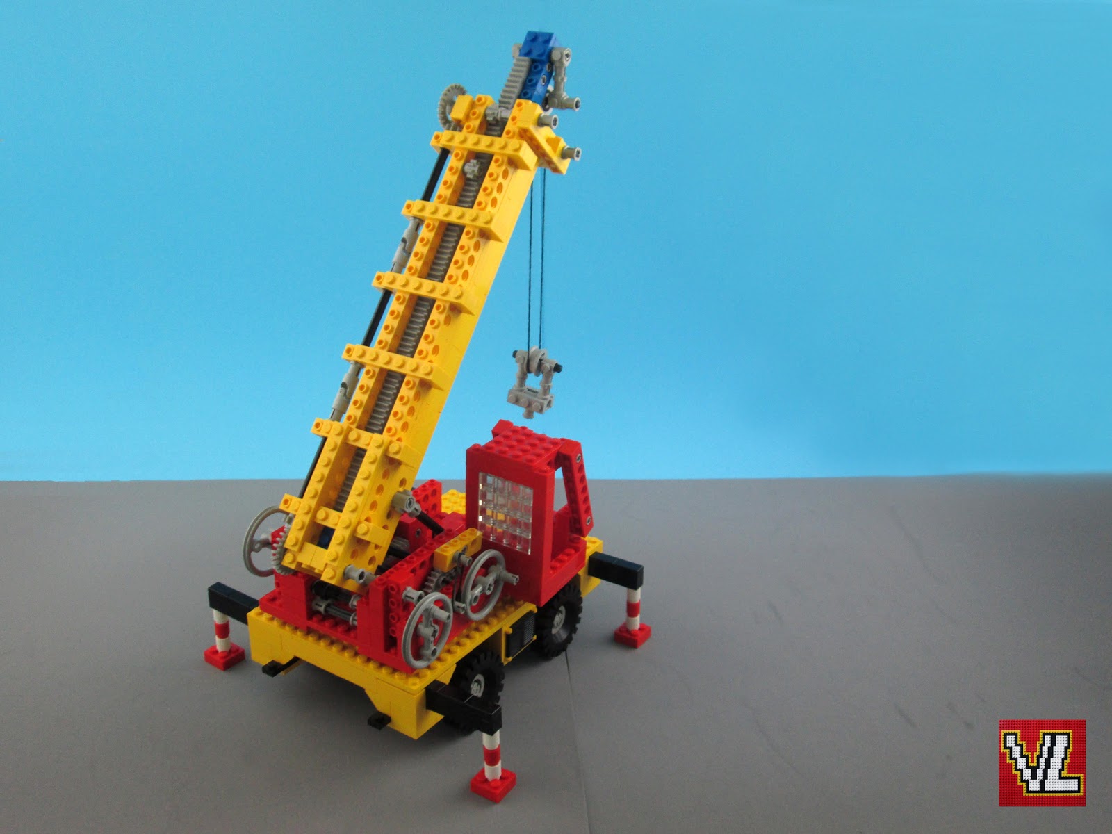VIVOLEGO: Mobile Crane