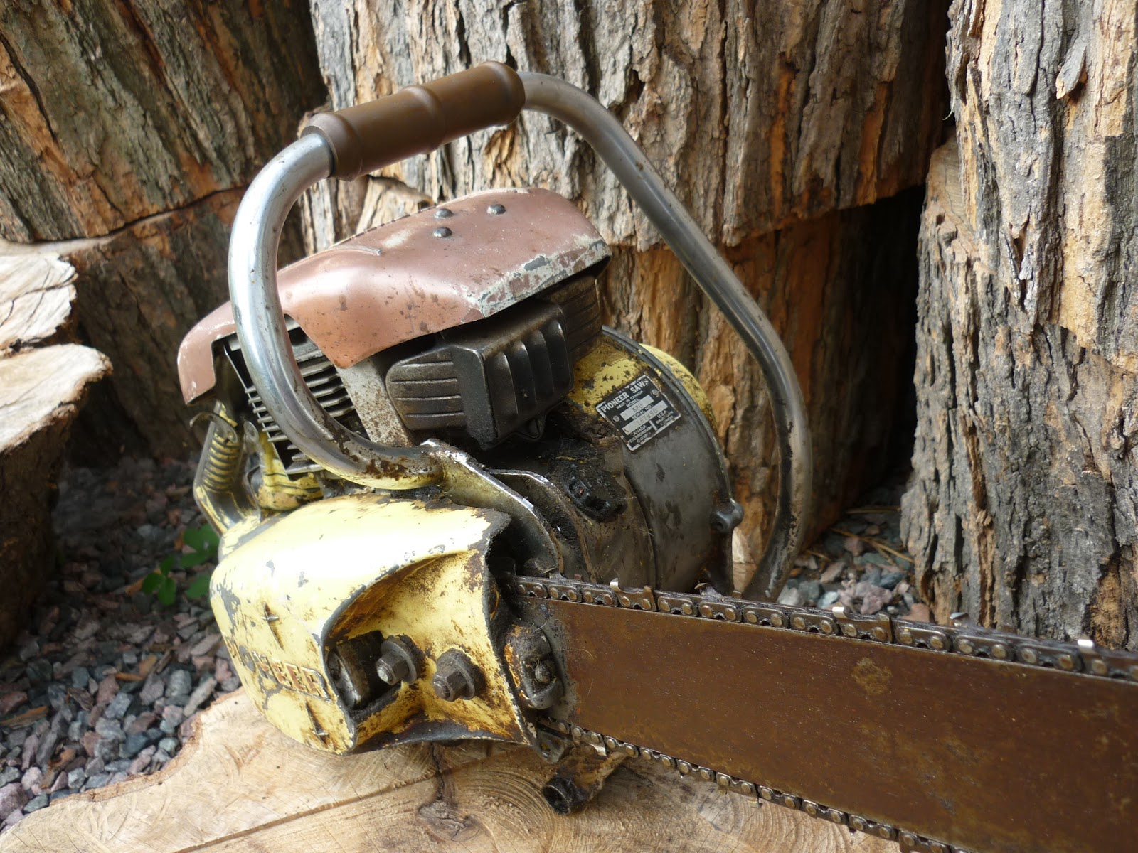 VINTAGE CHAINSAW COLLECTION: PIONEER 620 SUPER.