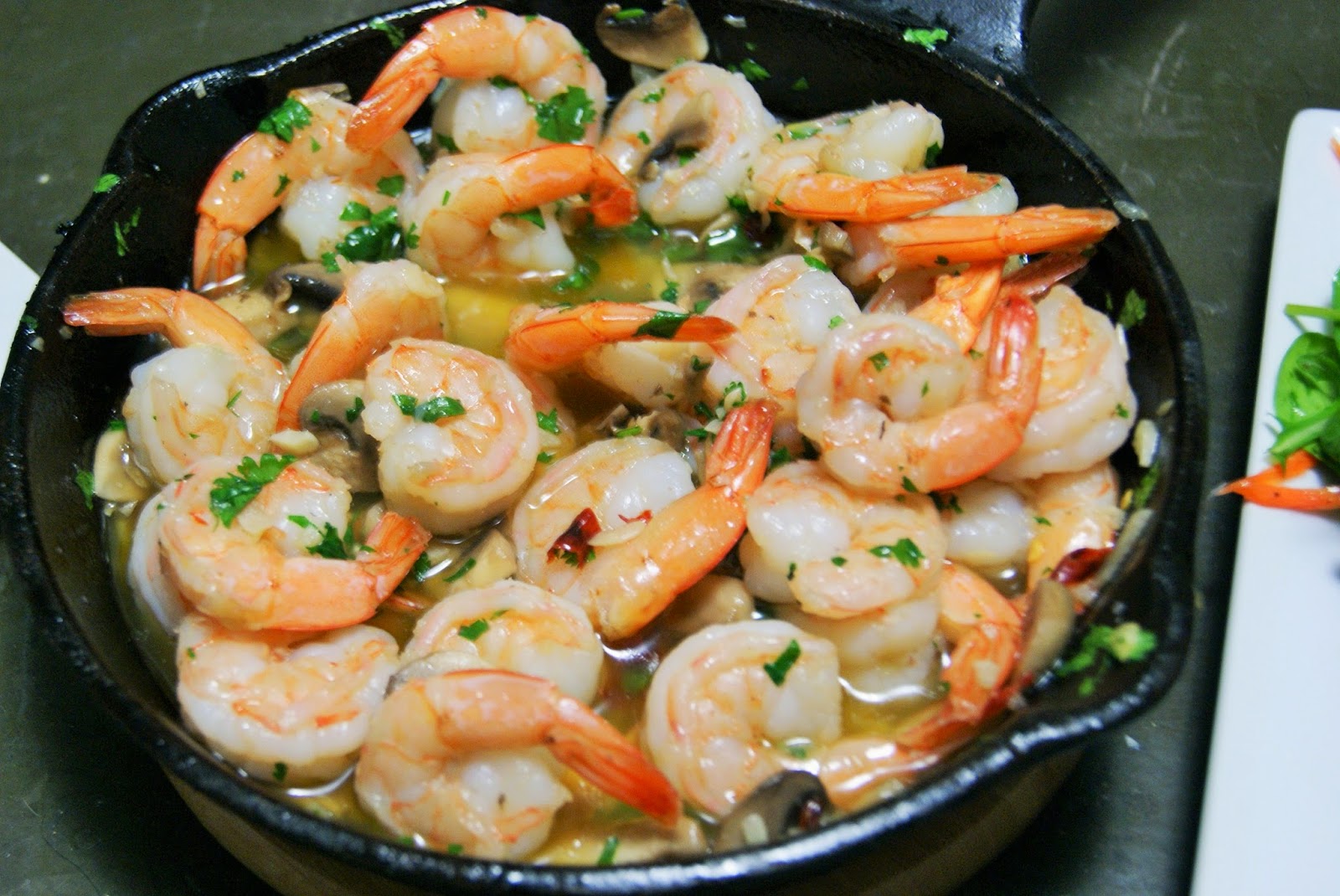 Spanish Garlic Shrimp (Gambas Al Ajillo)