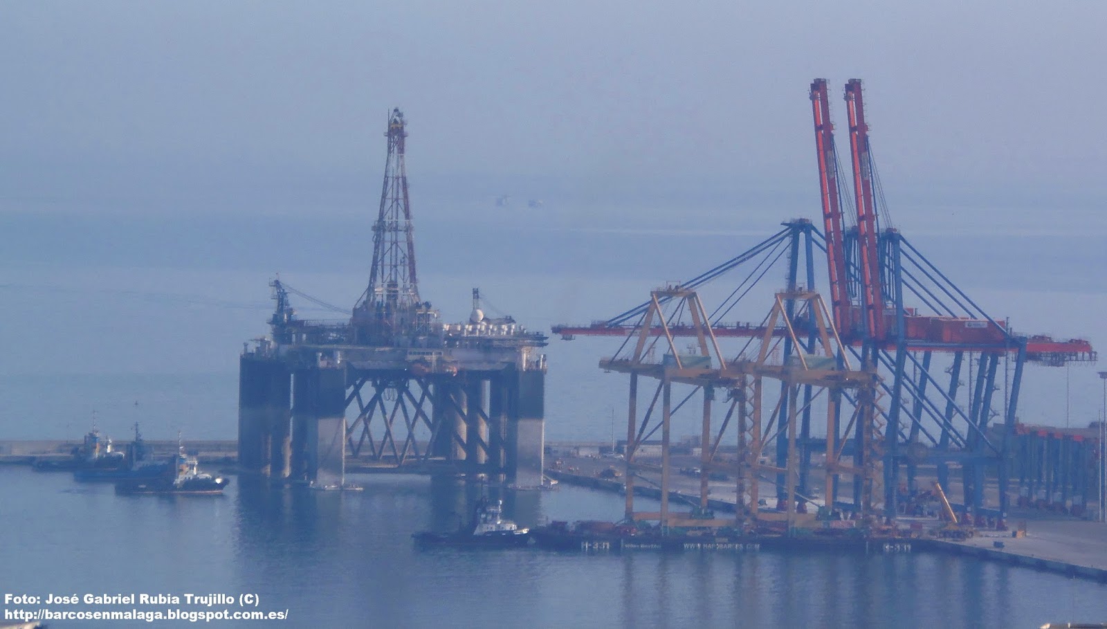 Barcos en Málaga: PLATAFORMA PETROLÍFERA SEDCO 702