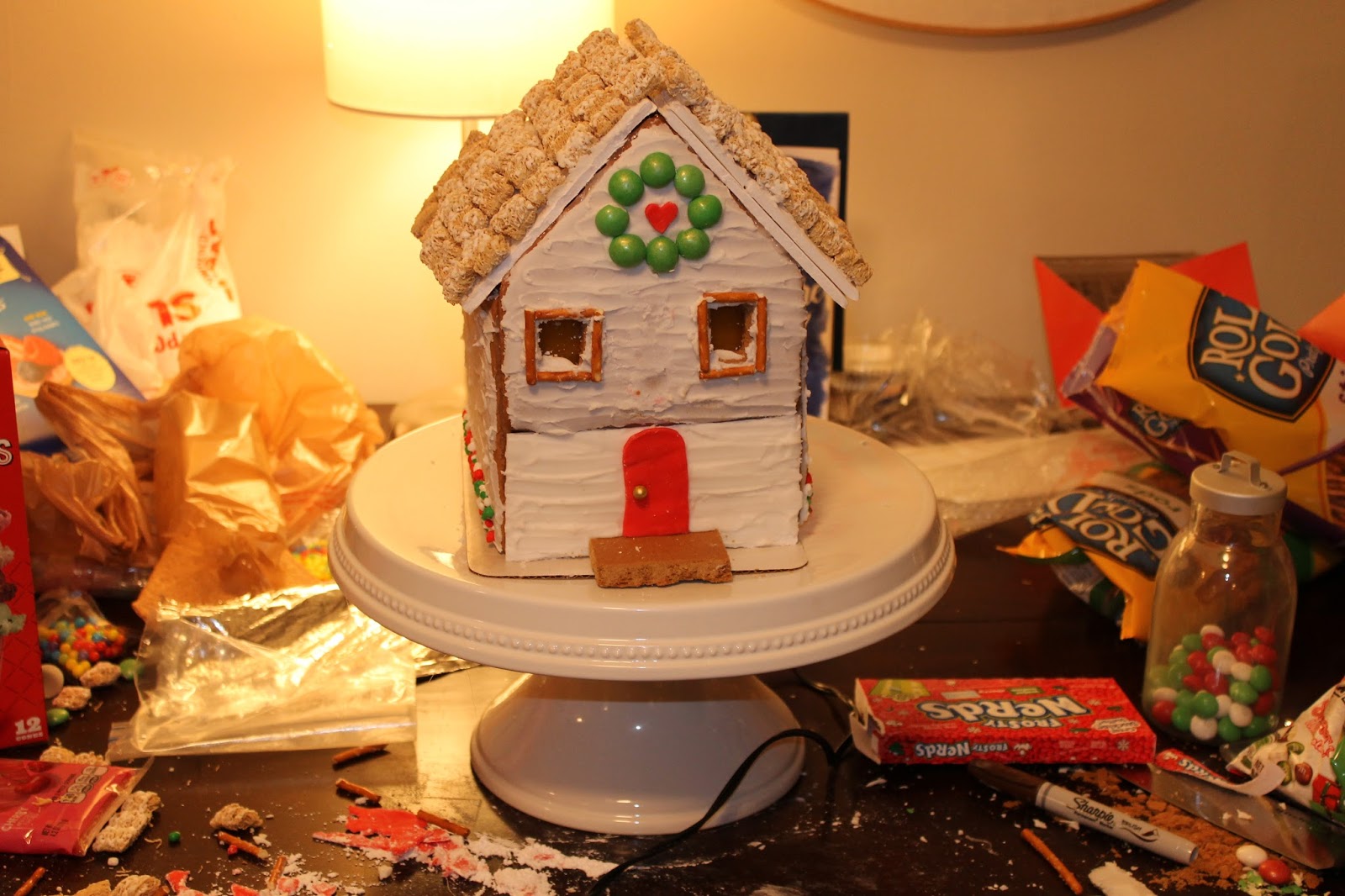 Lyndi's Projects: Top Ten Tips for Making an Impressive Gingrebread House