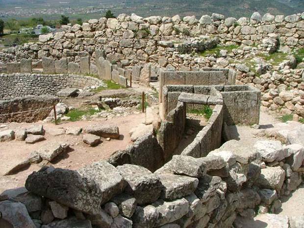 ΑΝΕΞΗΓΗΤΑ: ΟΙ ΘΟΛΩΤΟΙ ΤΑΦΟΙ ΤΑ ΜΕΓΑΛΟΥΡΓΗΜΑΤΑ ΤΩΝ ΕΛΛΗΝΩΝ (Μέρος 1ο)