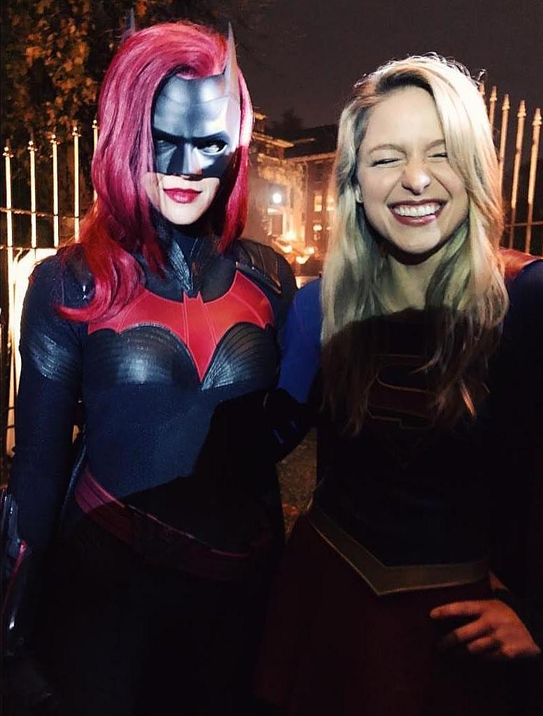 SNEAK PEEK : "Elseworlds" Crossover - More New Footage