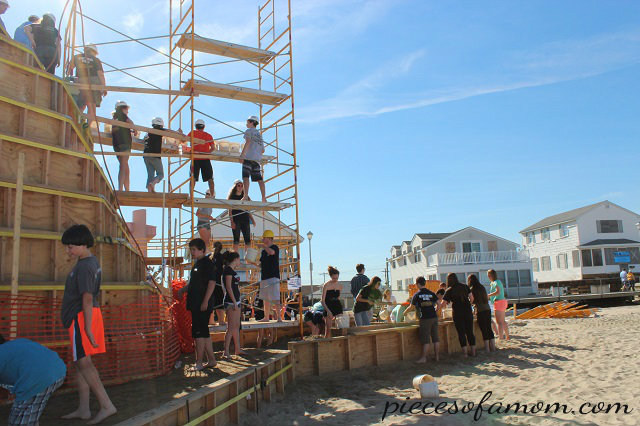 Helping to Build Sandy Castle, The World's Tallest Sand Castle | Pieces ...