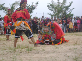 tari tarian: Sejarah Tari Turonggo Yakso