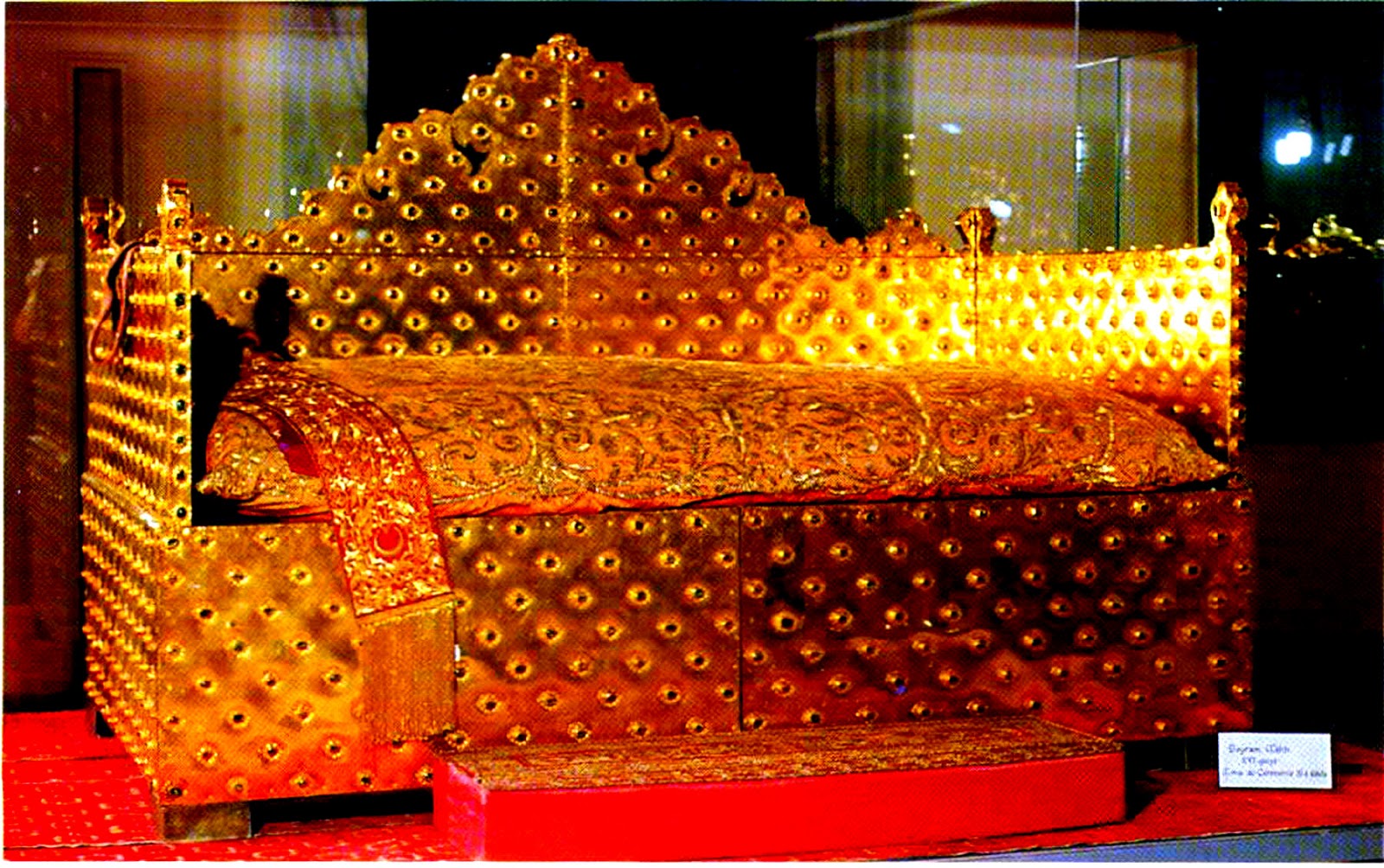 loveisspeed.......: A King's Throne story with photos...