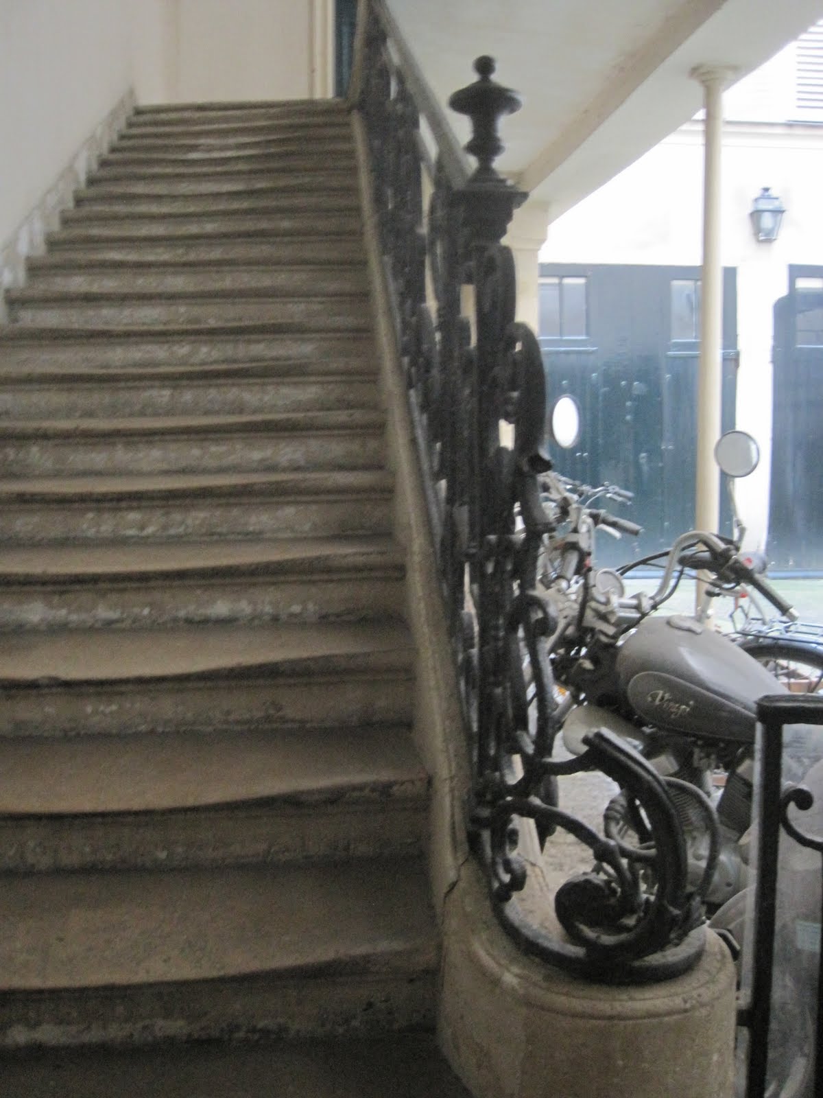 architect design™: Worn treads of Paris