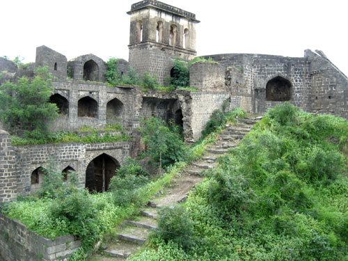 Forts of Maharashtra: Paranda Fort / Parenda Fort