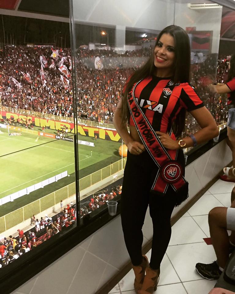 .: Julyana, Leão de primeira