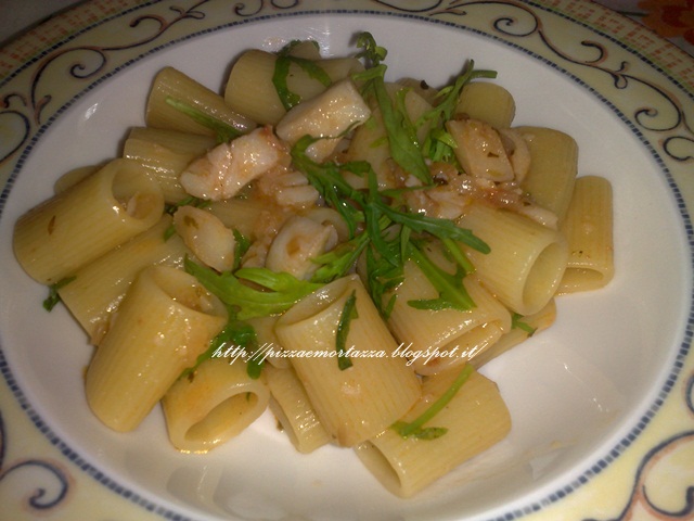 Pizza e Mortazza : PASTA CON FILETTO DI MERLUZZO E RUCOLA