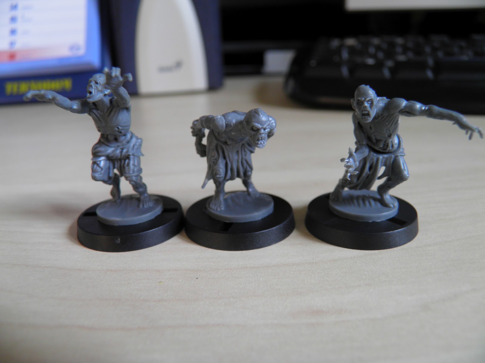 The Necroleadicon: Mantic zombies - unboxing