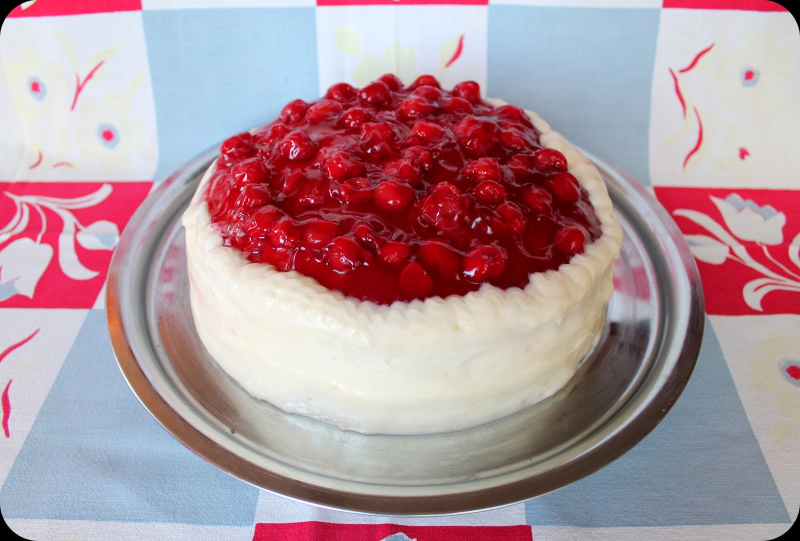 *~my house is cuter than yours~*: Cherry Crown Cake