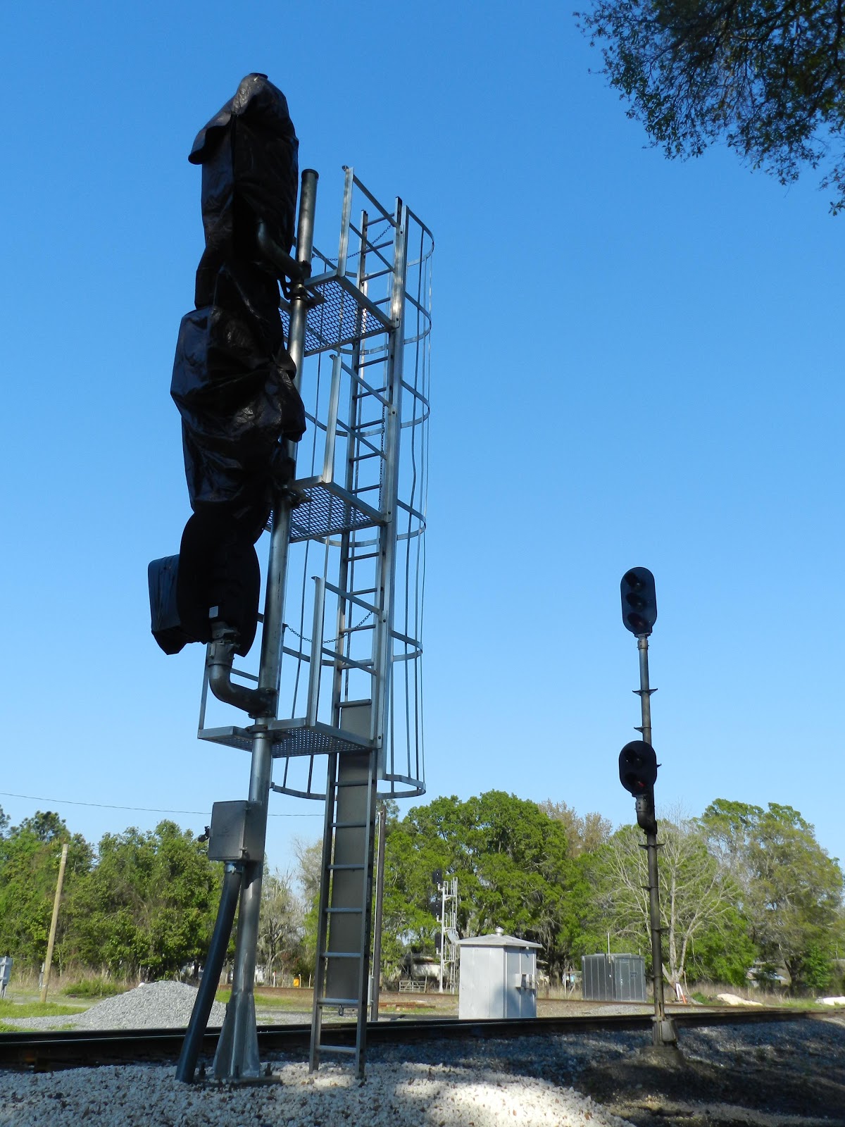 Trains and Trails of Nassau County FLA: New signal upgrades for NS and ...
