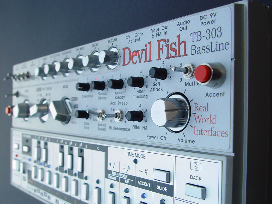 MATRIXSYNTH: TT-303 Bass Bot Comparison to Original TB-303 by Devil ...