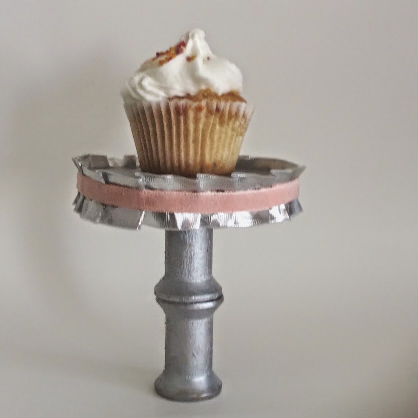 Art Masterpiece Corner: DIY Mini Cupcake Stand