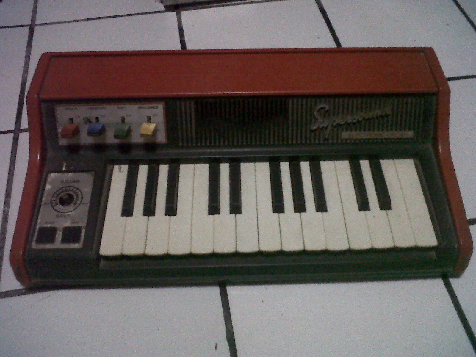 KEBON KOLOT OLD TIMER: Mini Electronic Organ
