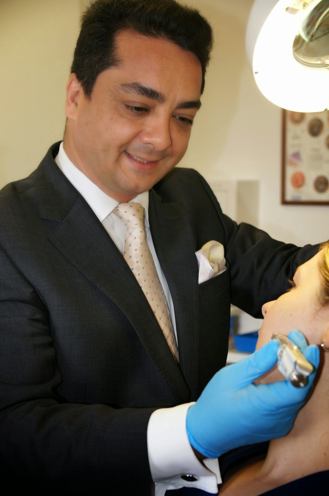 London Medical & Aesthetic Clinic: Teosyal Pen - First Cordless device ...