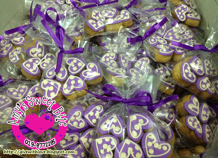 ♥♥ Amy's Sweet Bite ♥♥: Wedding door gift cookies - Bride & Groom theme