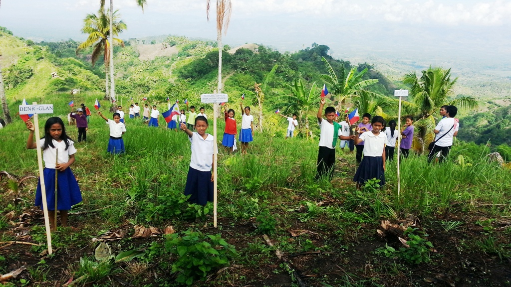 Municipality of Malungon: AFP reservists, locals plant tress in three ...