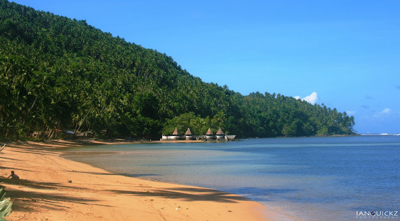 IAN QUICKZ PHOTOGRAPHY: Mahayag Beach Strolling