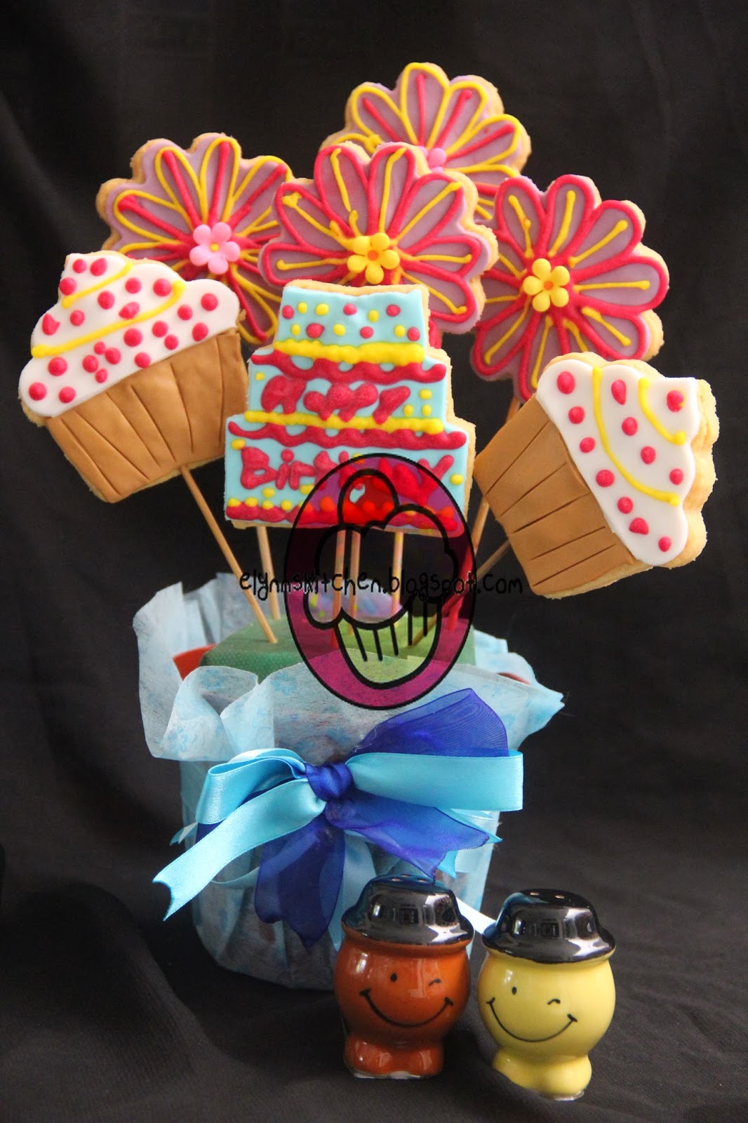Elynn's Kitchen - Cupcakes & More...: Birthday Theme Cookie Bouquet for ...