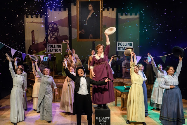 Planet Hugill: Rip-roaring fun: Elena Langer's Rhondda Rips It Up!