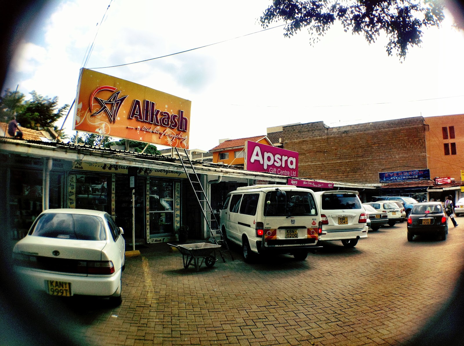 Kenya Hear It: Curios Market and Diamond Plaza - Day 4