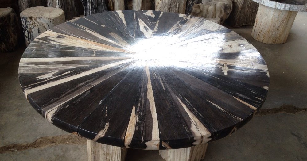 Meja Makan Bulat Fosil Kayu Diameter 130cm - Fossil Wood Galery