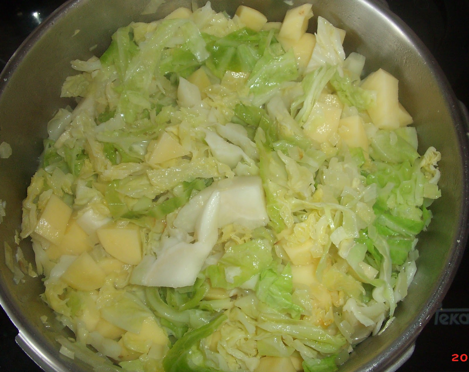 LA COCINA DE LA RUBI: REPOLLO CON PATATAS