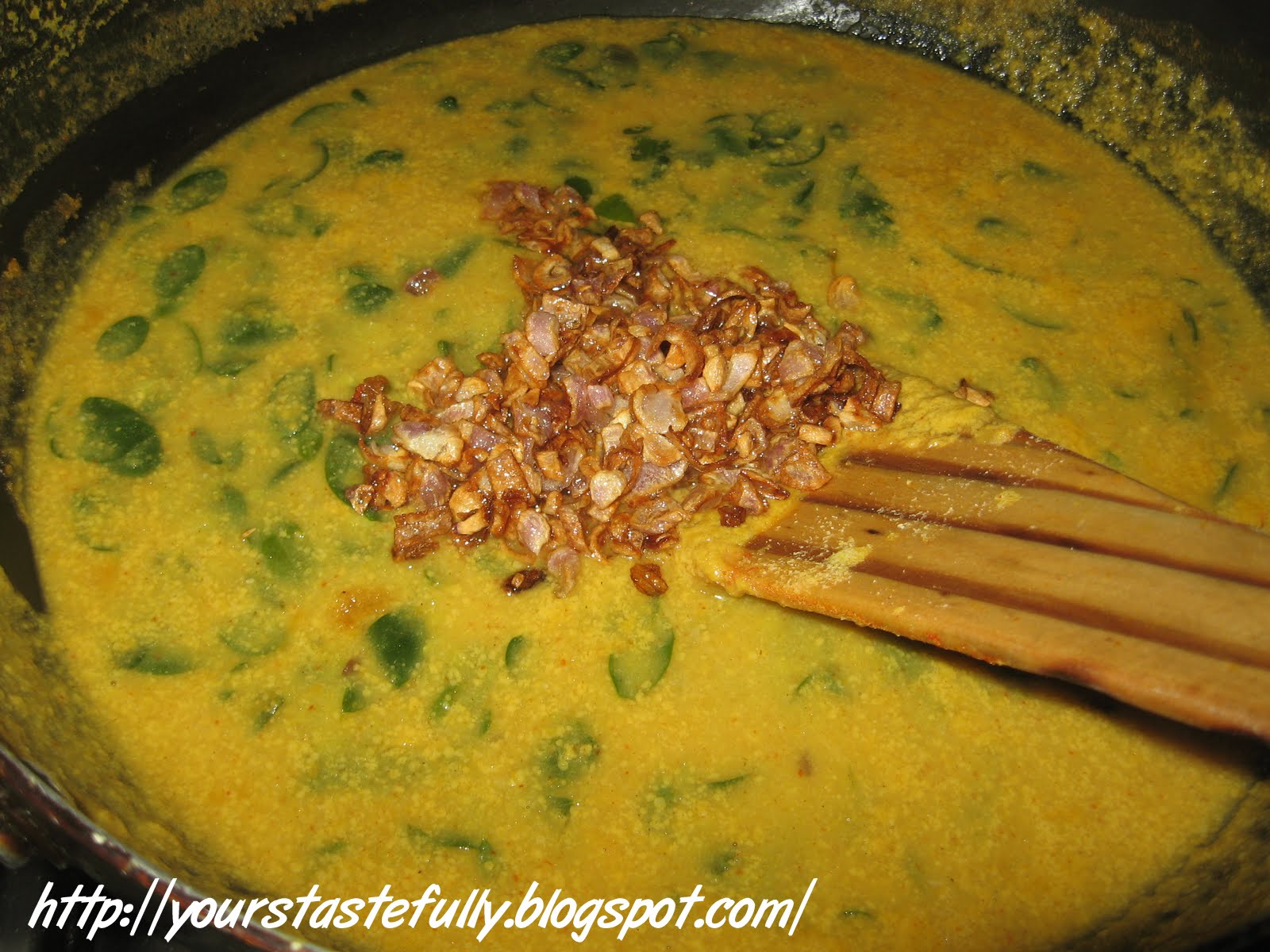 Yours Tastefully: Muringa Ila Parippu Kootan (Drumstick leaves curry ...