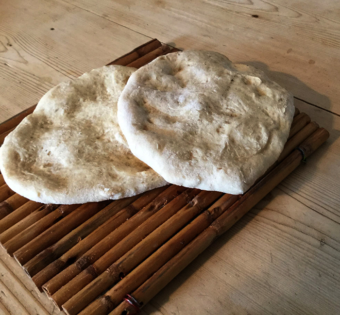 AAA ACCADEMIA AFFAMATI AFFANNATI: Pane piatto di Isa con una puntina di ...