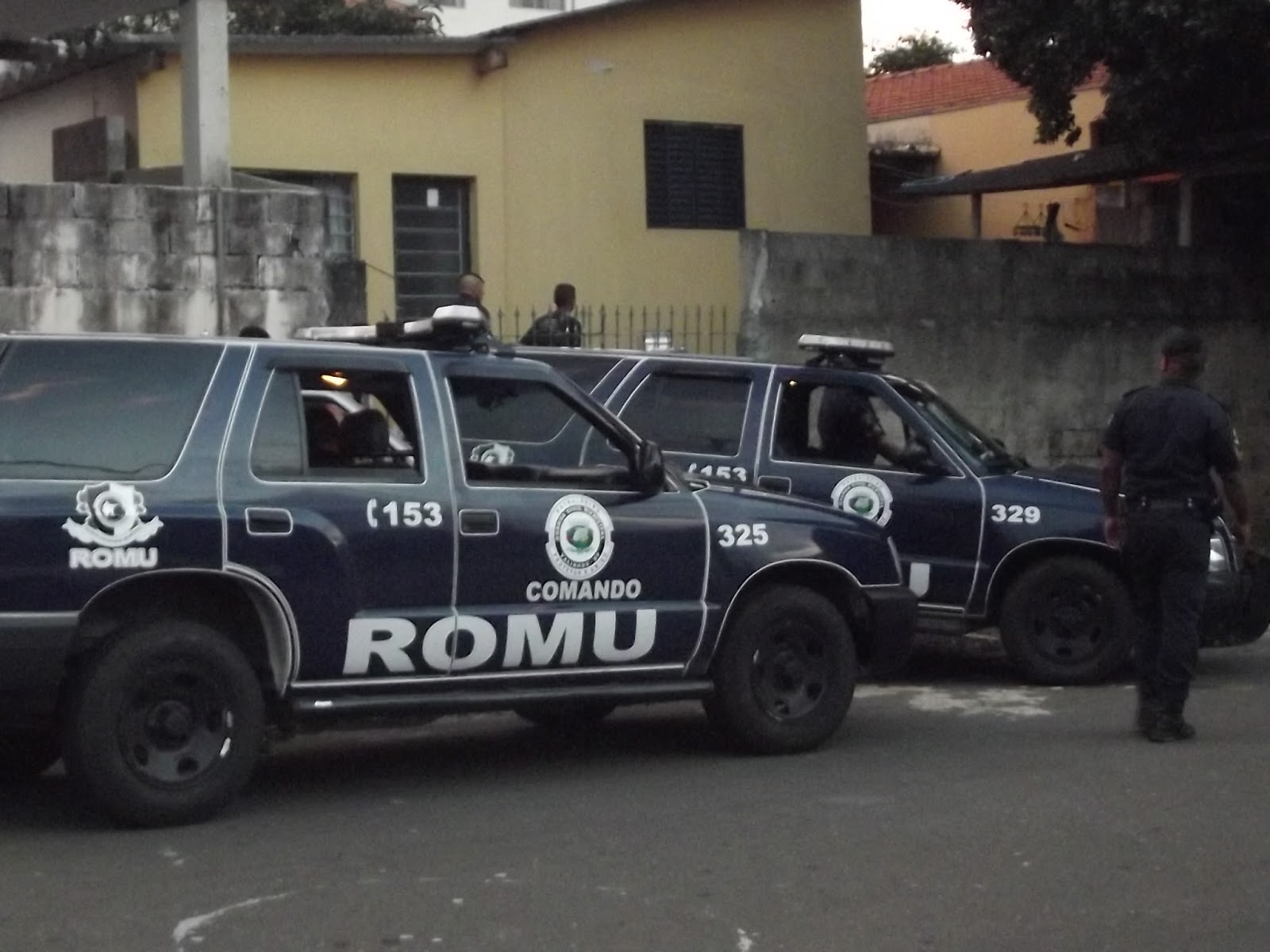 GCM BATISTA DE VALINHOS/S.P: ROMU FLAGRA MENORES COM MACONHA