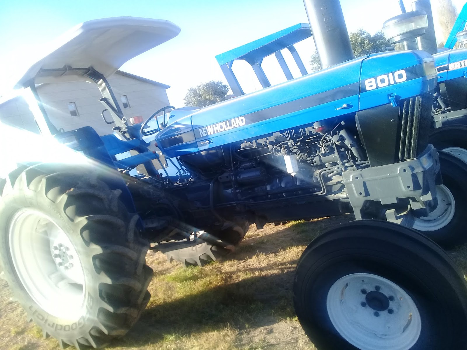 MAQUINARIA AGRICOLA INDUSTRIAL: Tractor New Holland 8010 $17,000 Dlls.