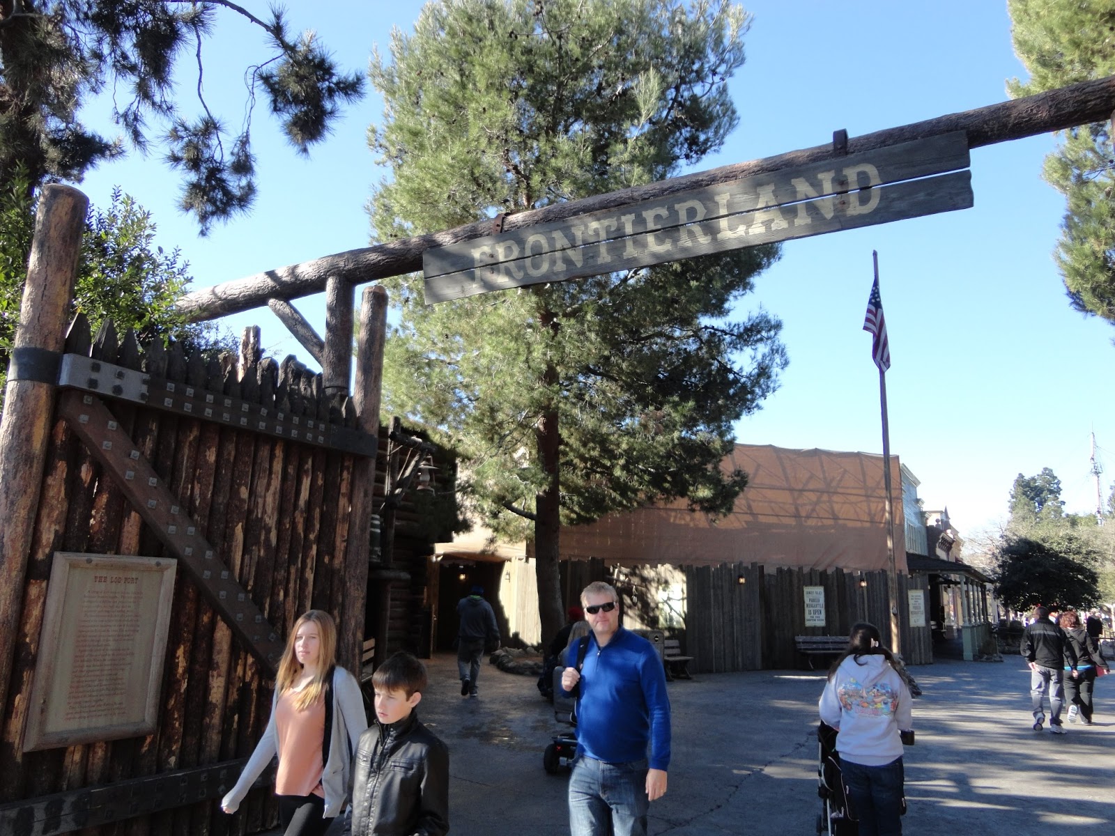 Disneyland: Frontierland Sign