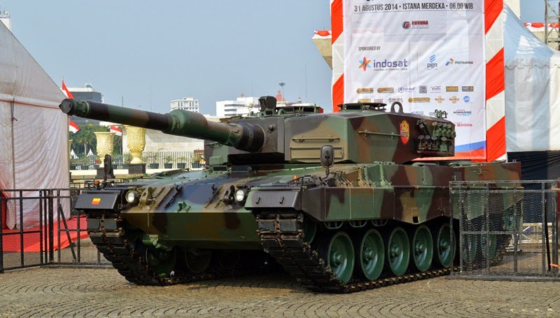 DEFENSE STUDIES: Tank Leopard dan Marder Datang di Tanjung Priok