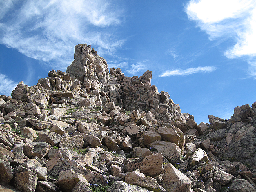 Colorado Mountaineering: FEATURED ROUTE: The Sawtooth (Bietstadt & Evans)