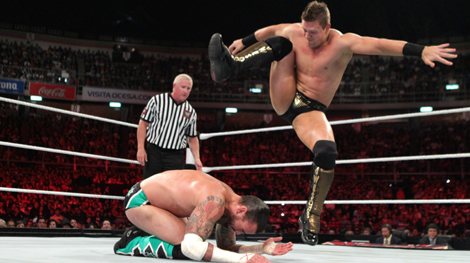 WWE In live!!!!: CM PUNK vs THE MIZ