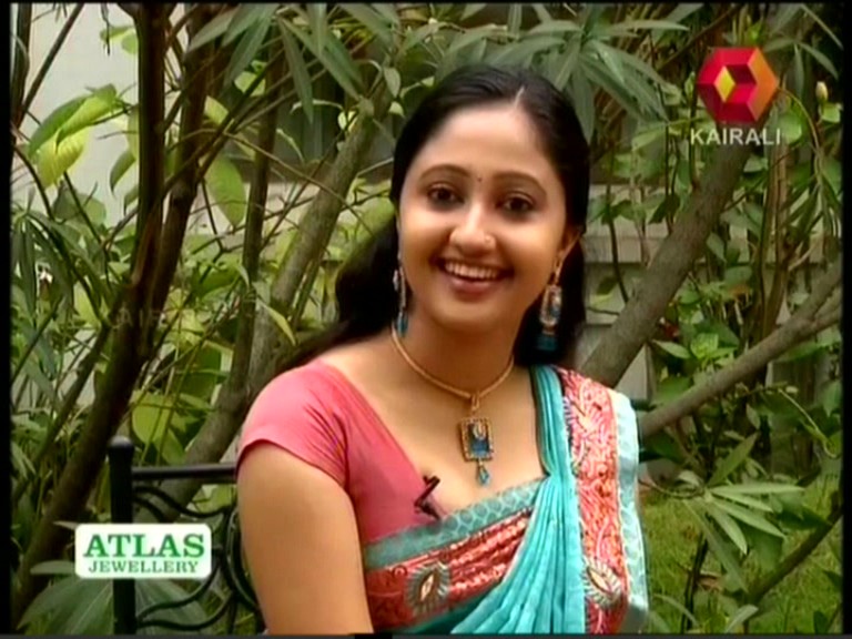 kairali tv big screen anchor Gopika Gopakumar