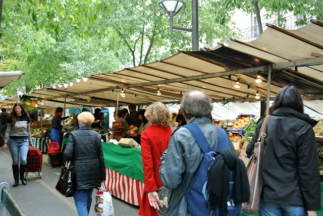 Museums & Markets {of Paris}: Organic at Le Marché Batignolles