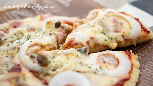 dailydelicious: Rice Pizza: Super quick, and easy pizza