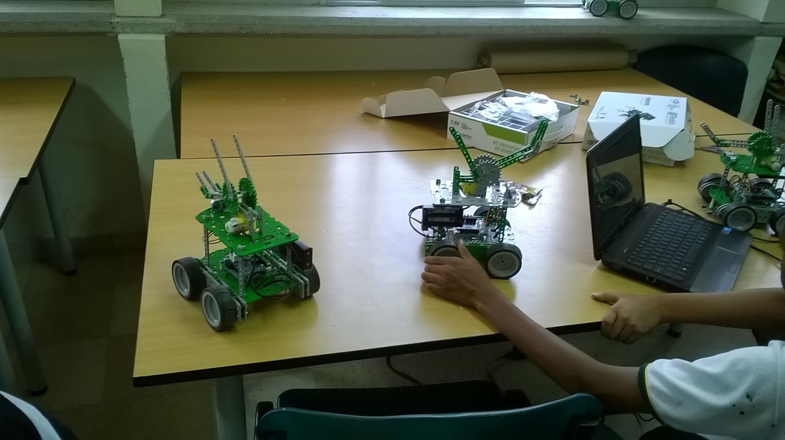 ARTISTICA NERUDA: ROBÓTICA. 78