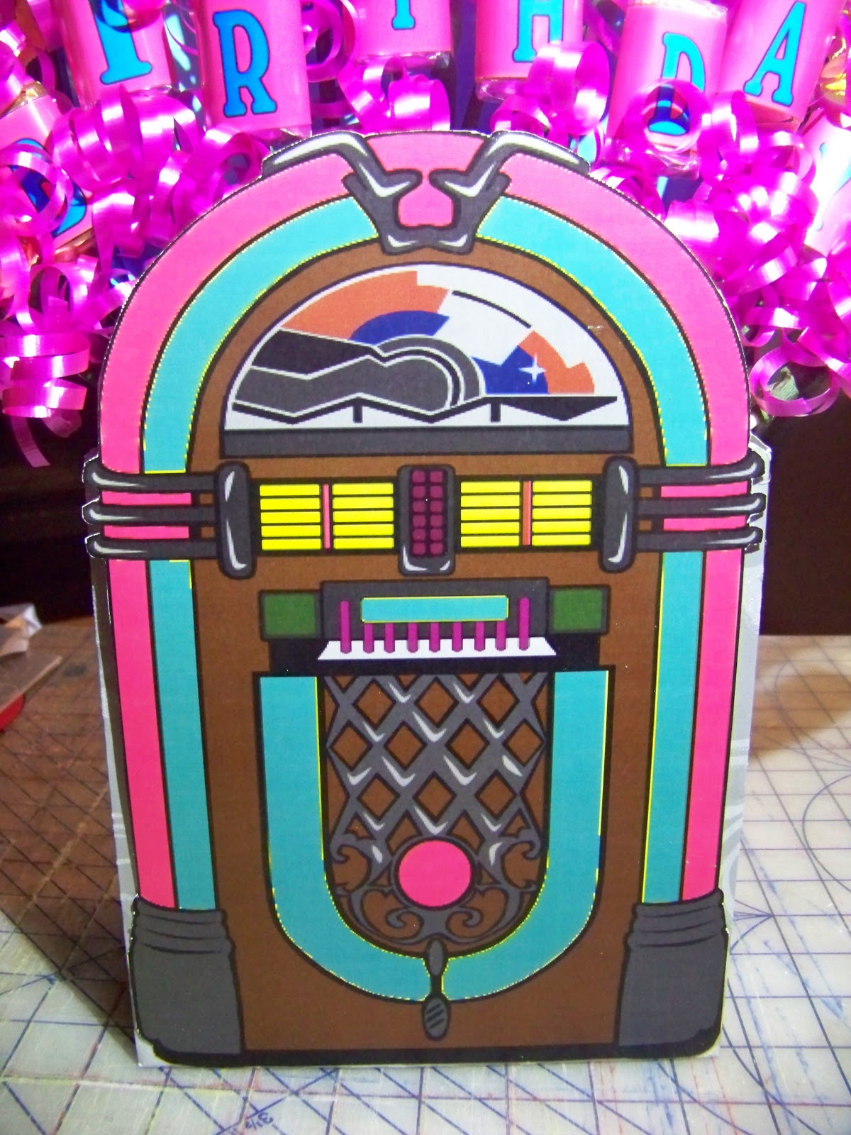 DIY Party Mom: Sock Hop Jukebox Candy Bouquet Tutorial